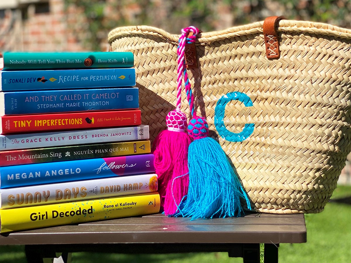 Top 9 Summer Reading Lists 2020 The Buzz Magazines